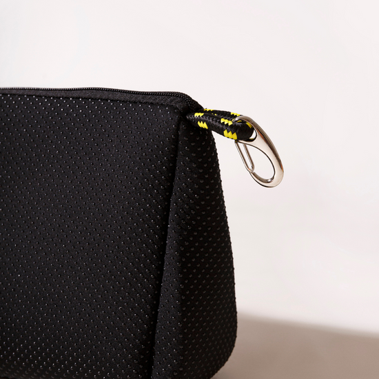 ESSENTIAL POUCH BLACK – Pop Ups Brand
