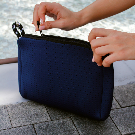 ESSENTIAL POUCH DEEP BLUE – Pop Ups Brand